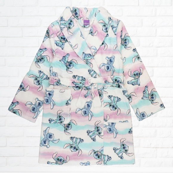Disney | Pajamas | Nwt Disney Lilo Stitch Wave Stitch Robe Girls Size 6 ...
